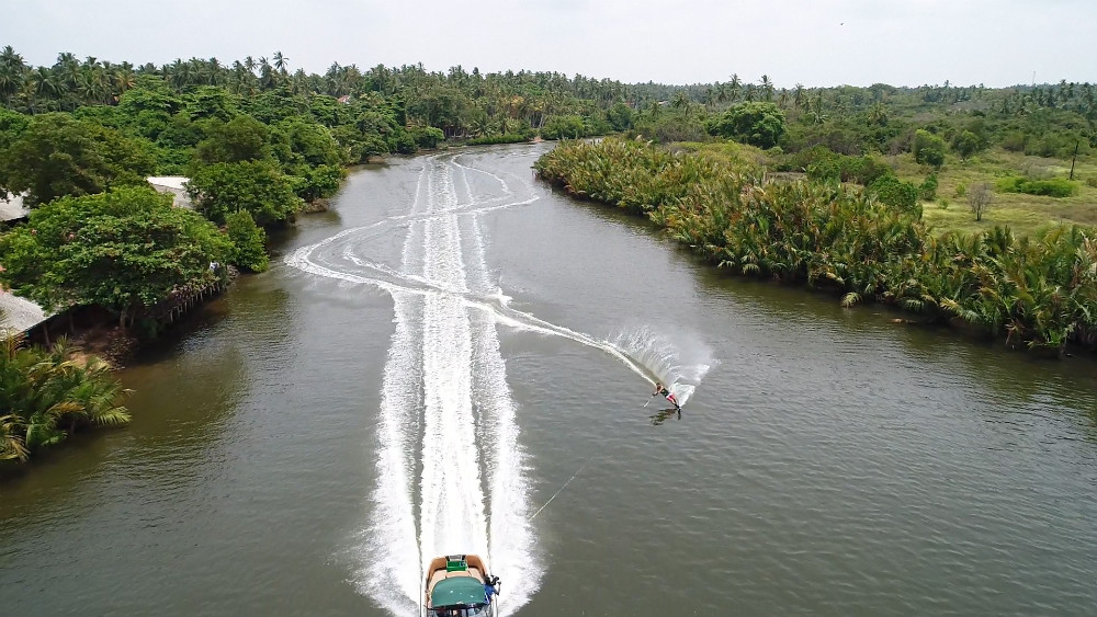 Reach Kelani River: Discover the Best Routes and Transportation Options